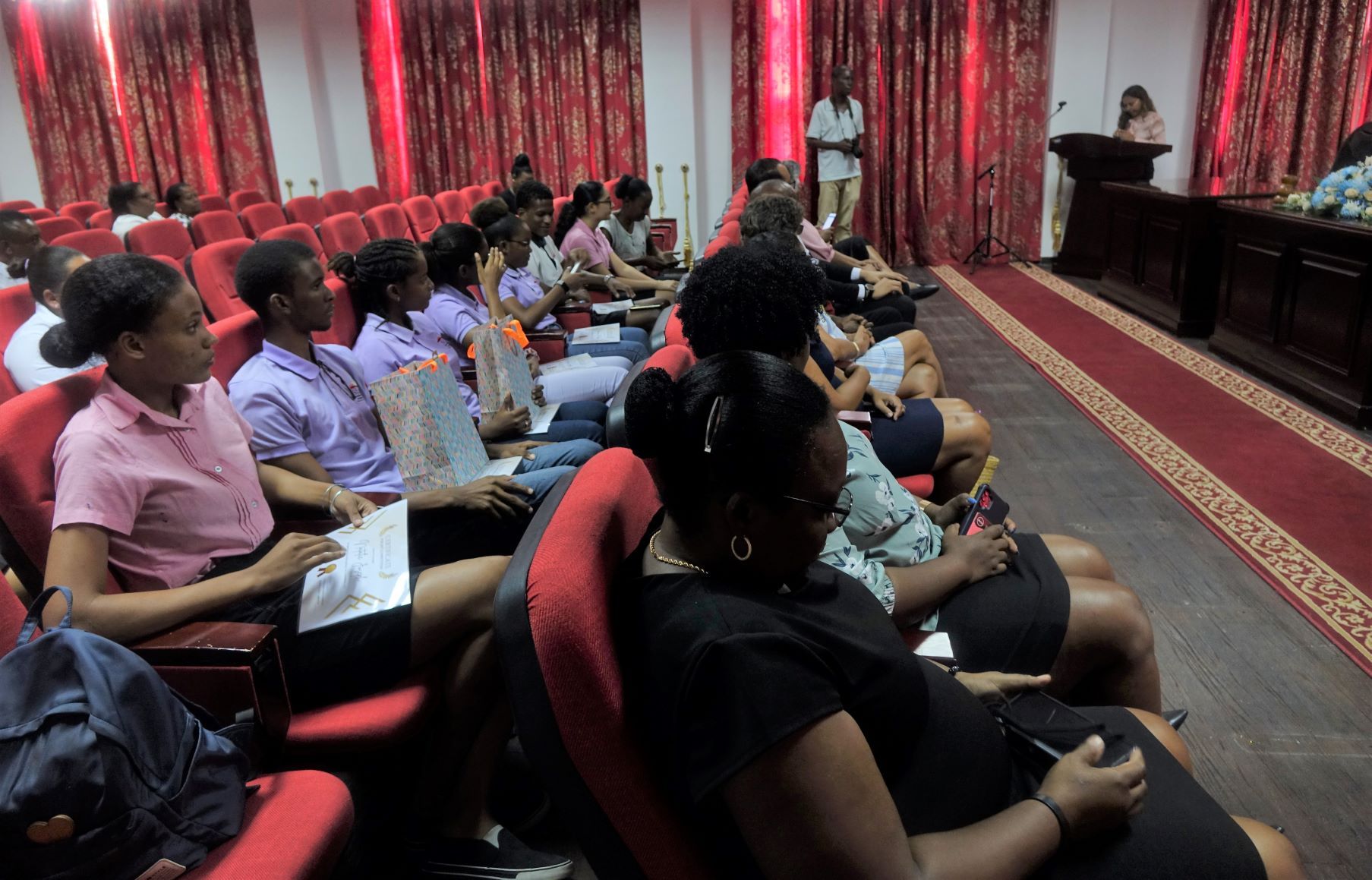 Award Ceremony for SIAD Students and Cancer Concern Special Collect ...